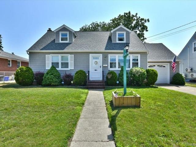 145 Benedict Ave, Valley Stream, NY 11580