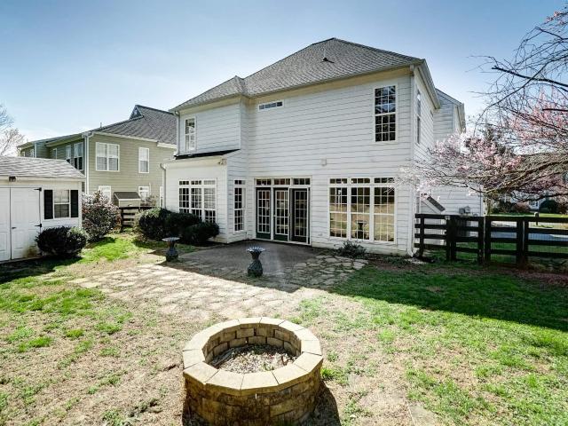 145 grayrock dr