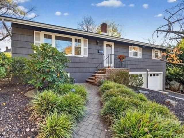 145 Dwight Ave, Hillsdale, NJ 07642