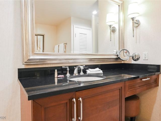 145 E Harmon Ave, Unit 1021, Las Vegas, NV 89109 | MLS #2747