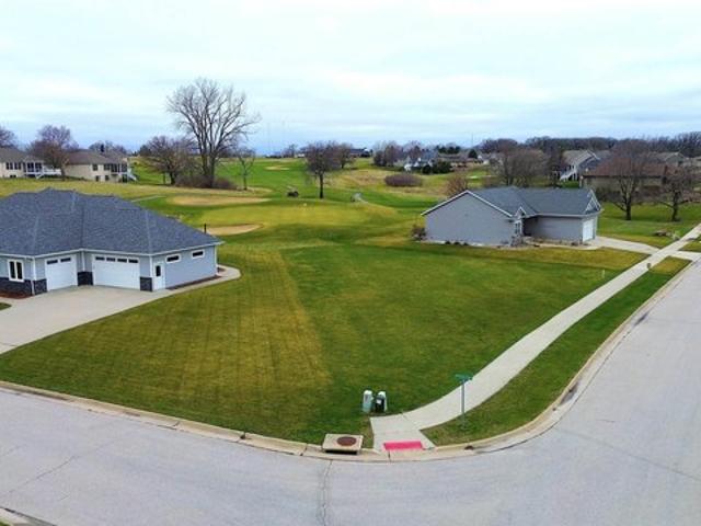 145 Eagle Ridge Dr, Waverly, IA 50677