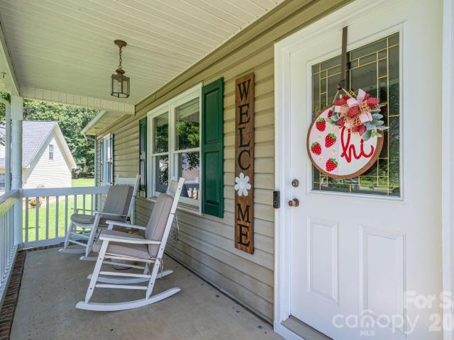 145 Eagles Nest Way