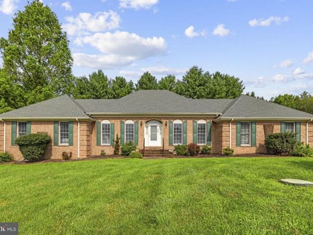 145 Eastland Dr, Charles Town, WV 25414