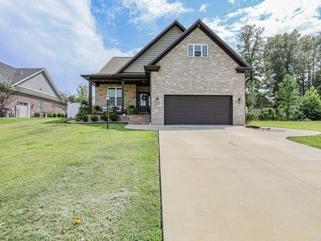 145 Falling Brook Dr, Paducah, KY 42003