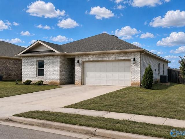 145 Kingsford St, Meridianville, AL 35759