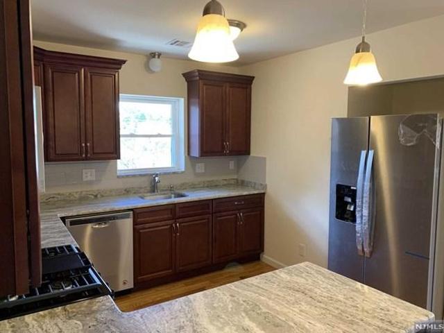 145 Kinderkamack Rd, Park Ridge, NJ 07656