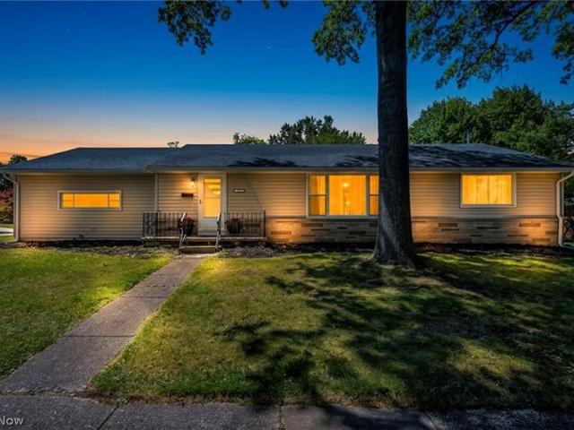 145 Hall Dr, Wadsworth, OH 44281