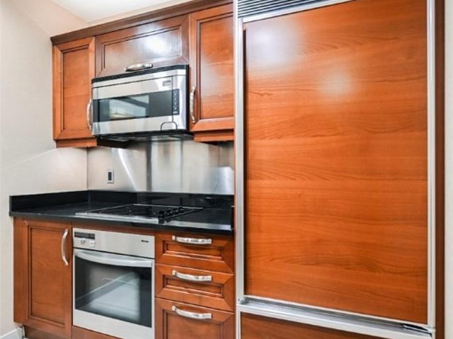 145 HARMON Avenue 208
