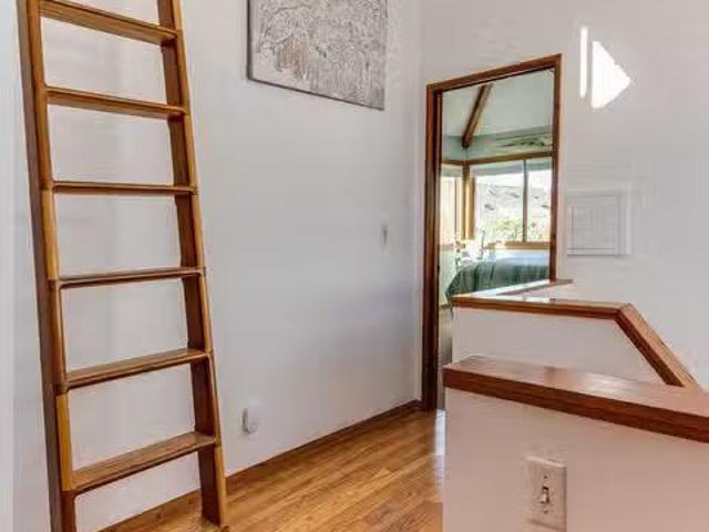 145 Hart Ave Houses in Santa Monica, CA