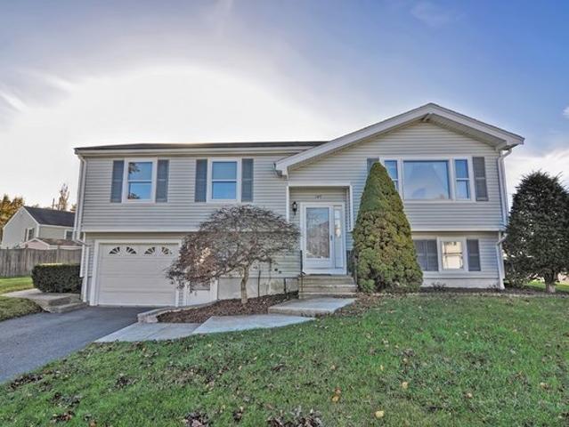 145 Heritage Dr, New Bedford, MA 02745