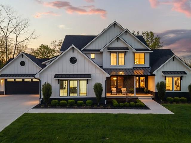 145 Indian Ridge Dr, Waukee, IA 50263