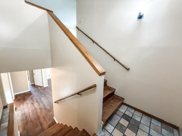 145 Jessamine Avenue E