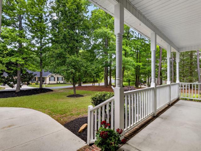 145 Oak Leaf Trail