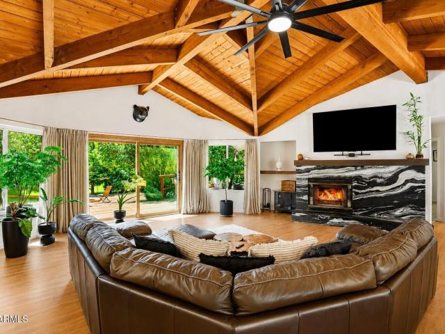 145 Oakcreek Drive