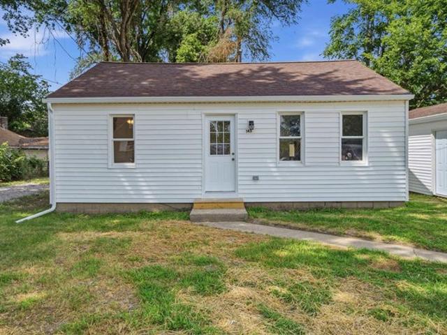 145 Oaklawn Cir, Creve Coeur, IL 61610