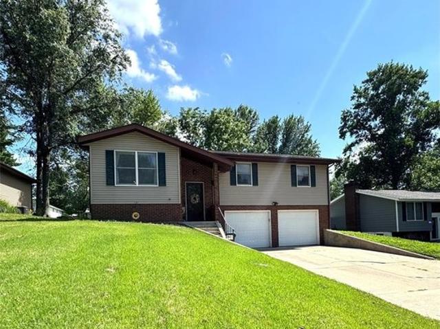 145 Lake Vista Dr, Carlyle, IL 62231