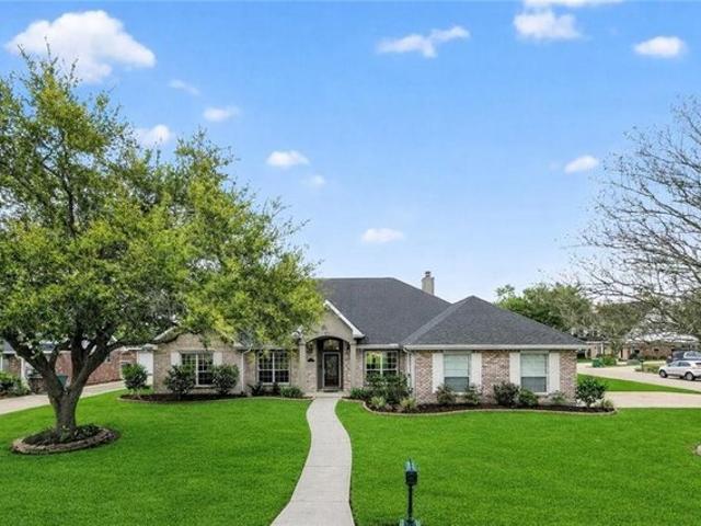 145 Lakewood Dr, Laplace, LA 70068