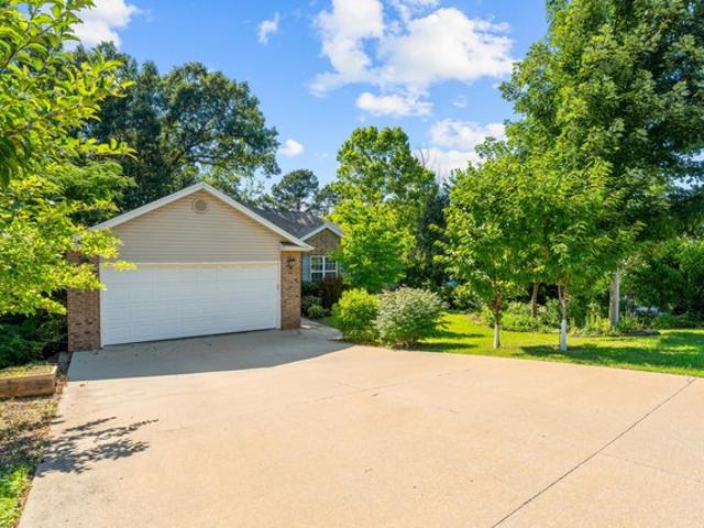 145 Lillian Ln, Hollister, MO 65672