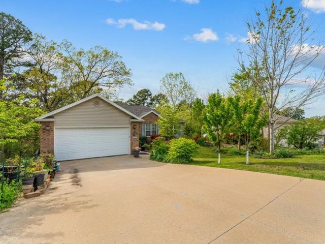 145 Lillian Ln, Hollister, MO 65672