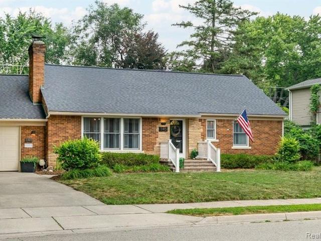 145 Maywood Ave, Rochester, MI 48307