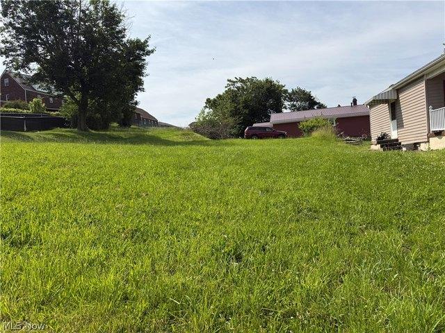 145 Mahan Rd, Weirton, WV 26062
