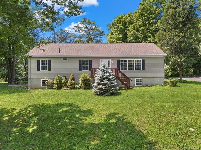 145 Marshall Rd, Hyde Park, NY 12578