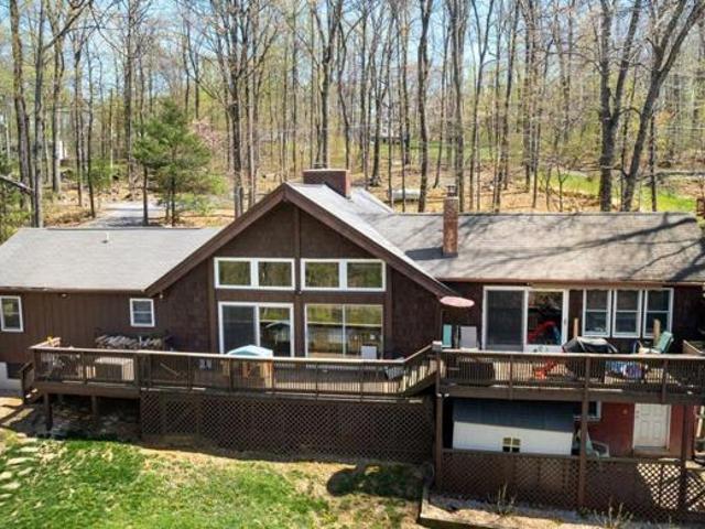 145 Mt Oriole Ln, Linden, VA 22642