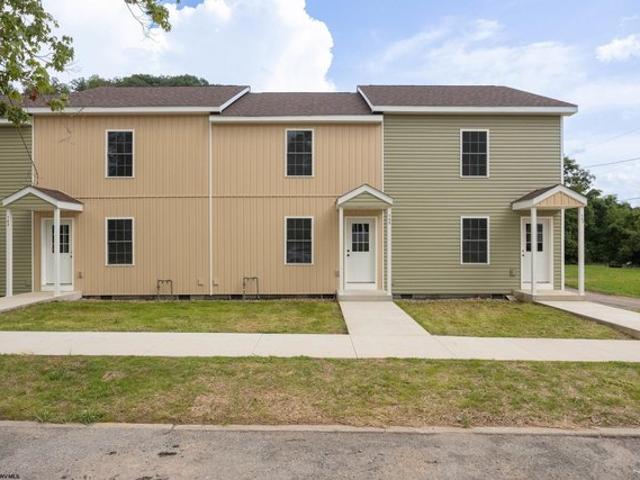 145 Mulberry Ave Unit C, Weston, WV 26452