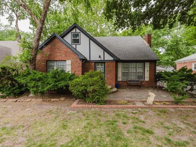 145 N Old Manor Rd, Wichita, KS 67208