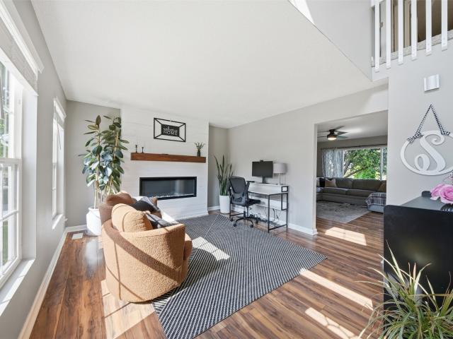 145 SE Crabapple Drive