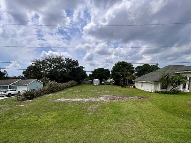 145 SW Elderberry Dr, Port Saint Lucie, FL 34953