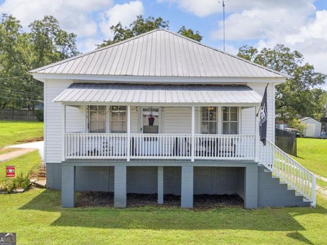 145 Peach St, Commerce, GA 30529