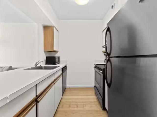 145 Pinckney St 202, Boston, MA 02114