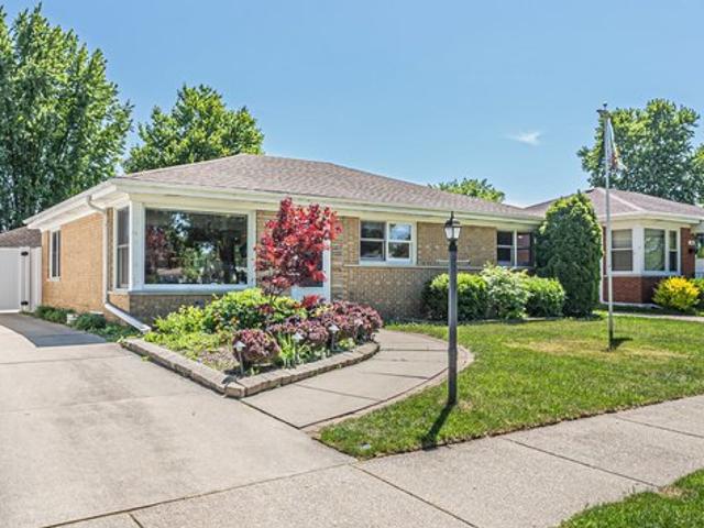 145 Princeton St, Des Plaines, IL 60016