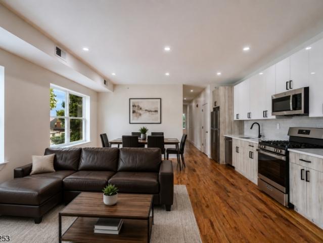 145 Roseville Ave # 8