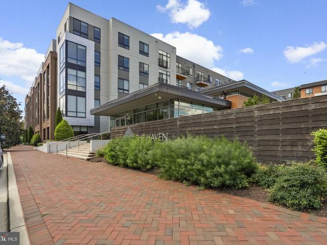 145 Riverhaven Dr, Unit 405, Oxon Hill, MD 20745 | MLS #MDPG2193 | Compass