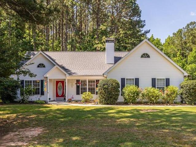 145 Riverside Dr, Sharpsburg, GA 30277