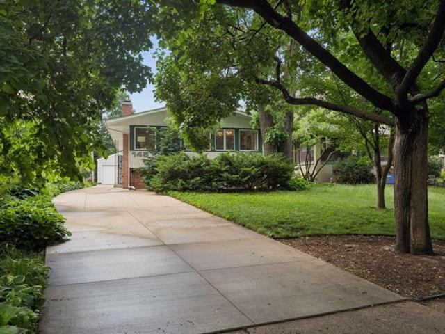 145 Rustic Ldg W, Minneapolis, MN 55419