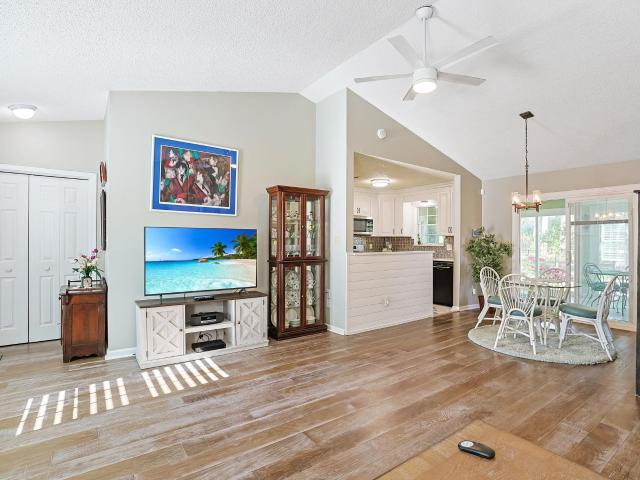 145 Woodlake Dr