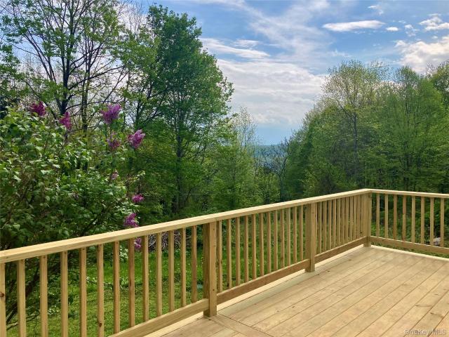 145 White Roe Lake Road