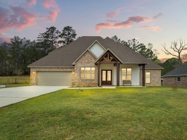 145 Tracie Dr, Leesville, LA 71446