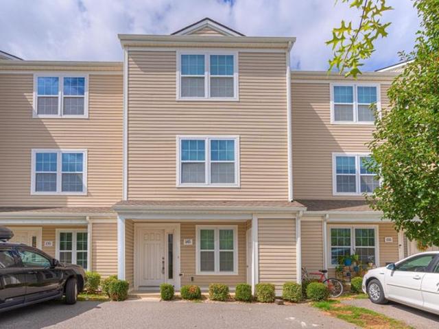 145 Twig St NW, Christiansburg, VA 24073