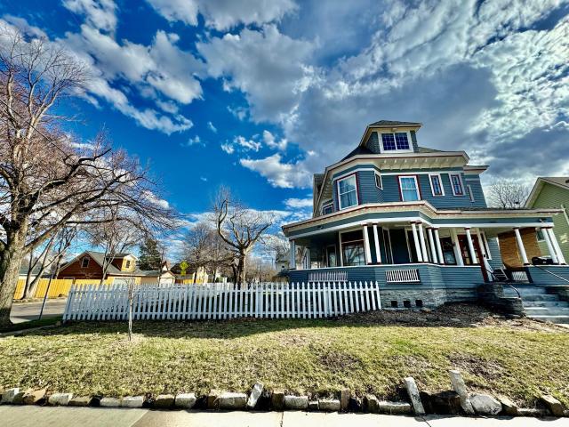 1464 Minnehaha Avenue W