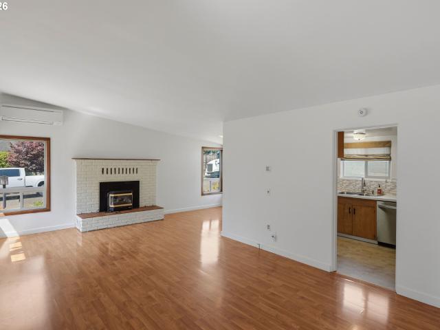 1464 N 14TH ST