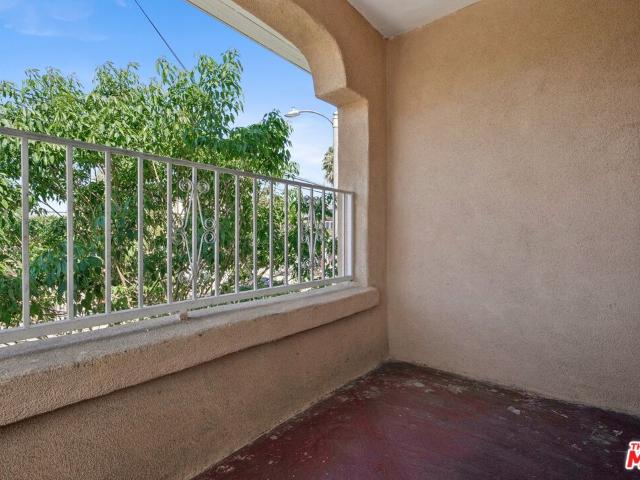 1464 3/8 W 35th Pl, Los Angeles, CA 90018 | MLS #26667