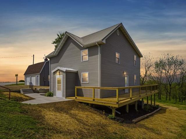 1464 9 Hwy, Lansing, IA 52151