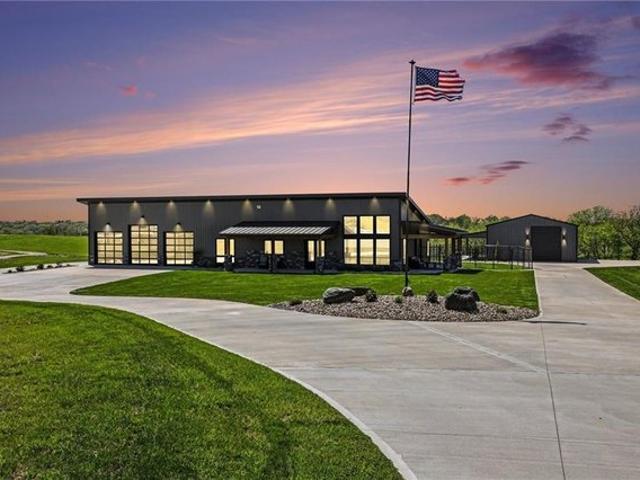14650 Mount Olivet Rd, Smithville, MO 64089