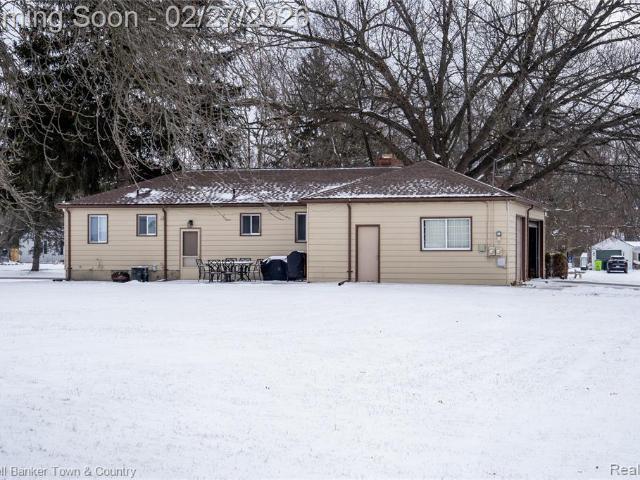 1465 N Pontiac Trail