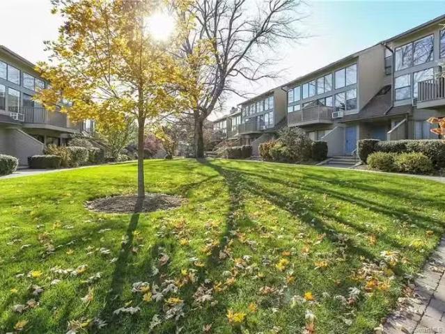 1465 E Putnam Ave #416, Greenwich, CT 06870