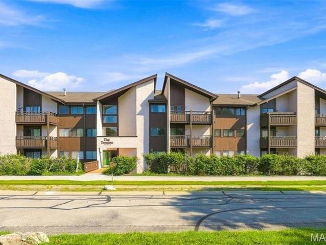 1465 Heritage Lndg Apt 104, Saint Charles, MO 63303